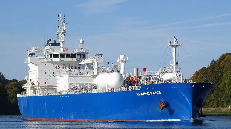 ExxonMobil and Trammo sign HOA for low-carbon ammonia offtake ...